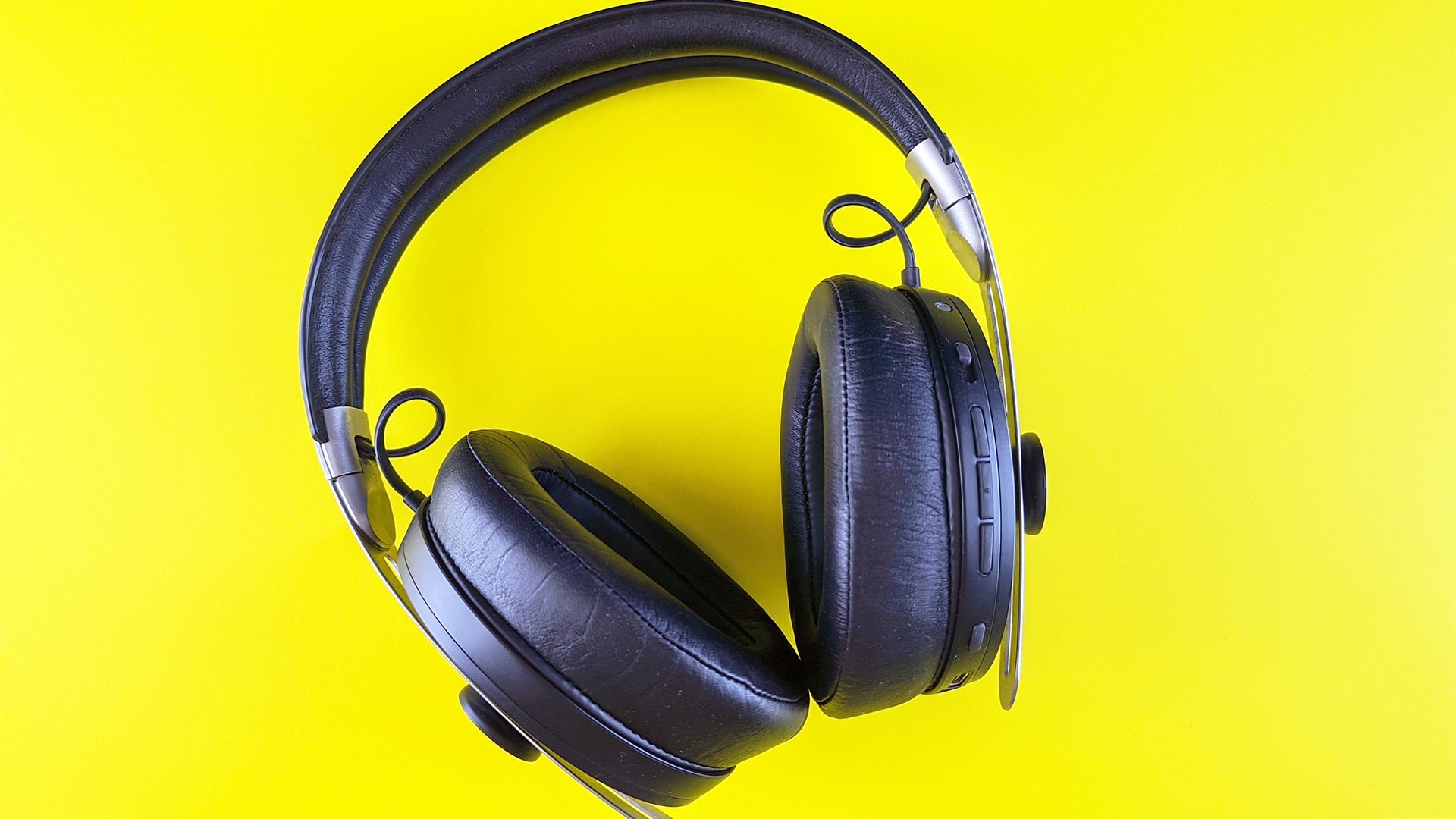 Top Factors to Consider When Buying Headphones